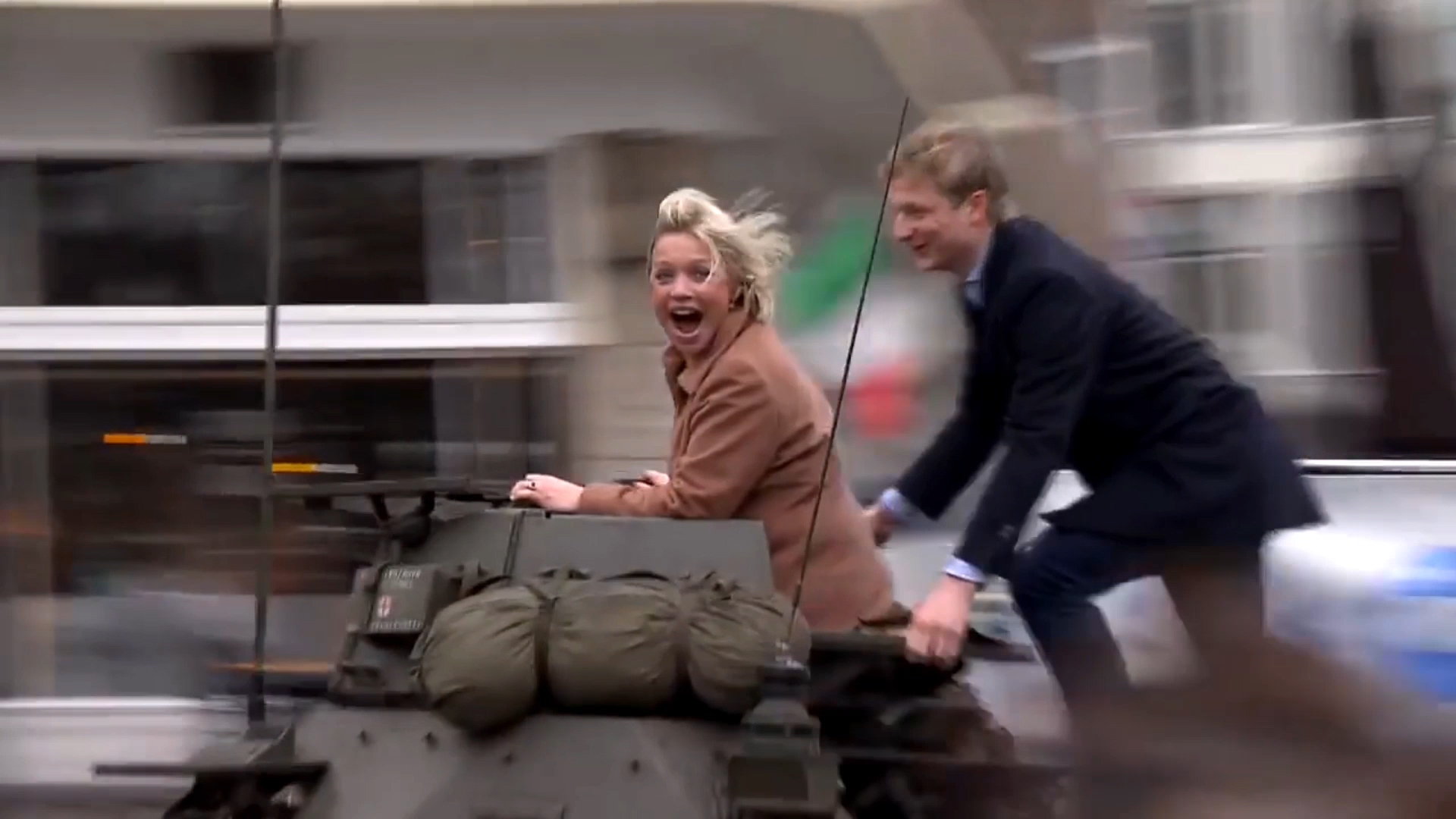 Free Falling | LuckyTV